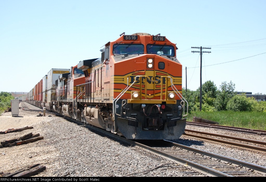 BNSF 5516